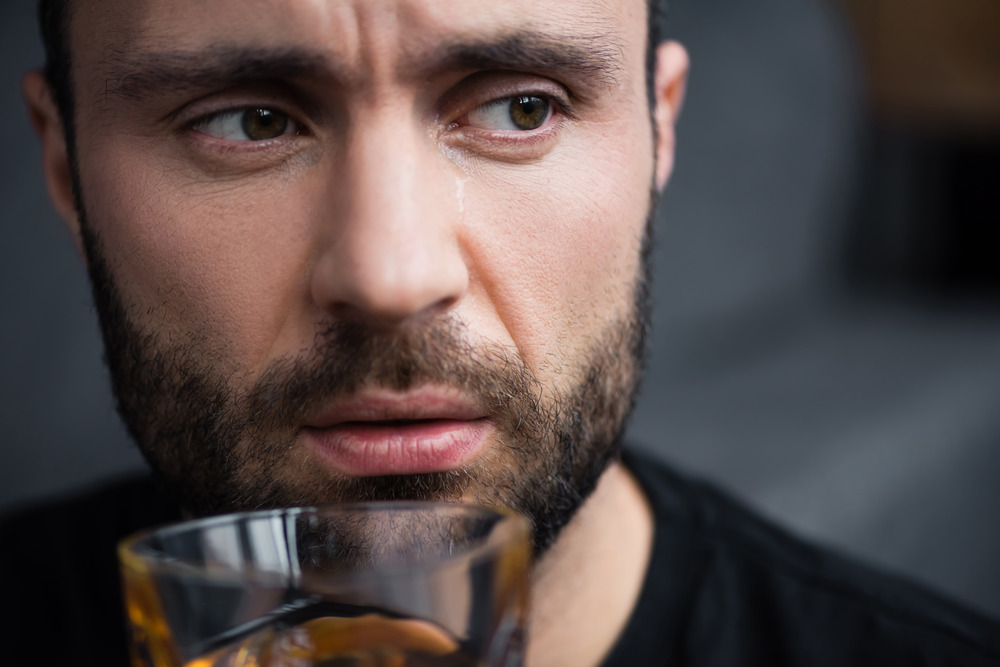How Does Alcohol Affect the Eyes and Cause Vision Problems? - Rock ...